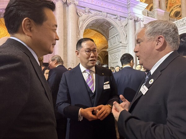 디시트렌드 : '기업 외교관' HS효성 조현상 부회장, ABAC 의장 맡아 APEC 준비 '진두지휘'