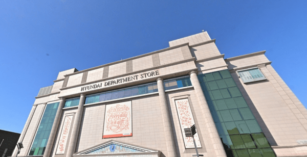 디시트렌드 : 압구정 현대백화점, 일반주거지역 족쇄 푸나...용도 변경 추진에 기대감 UP