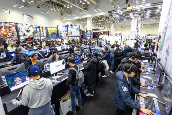 디시트렌드 : 게임업계, 확률형 아이템 규제 강화 전망에 '노심초사'