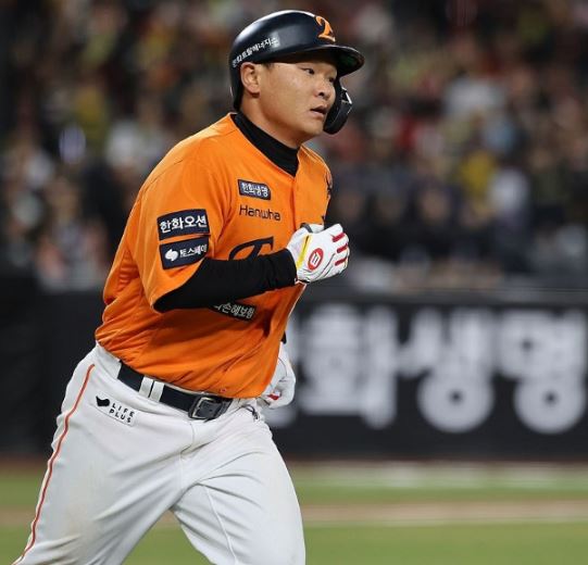 디시트렌드 : 김태연 안면 부상 후 귀가…한화, 백업 자원 무사 확인